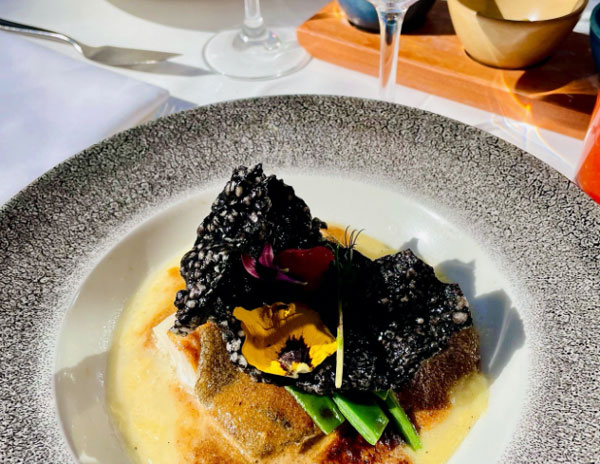 Donde la buena comida se une con la magia del entorno.⁣ ⁣ - Restaurante ...